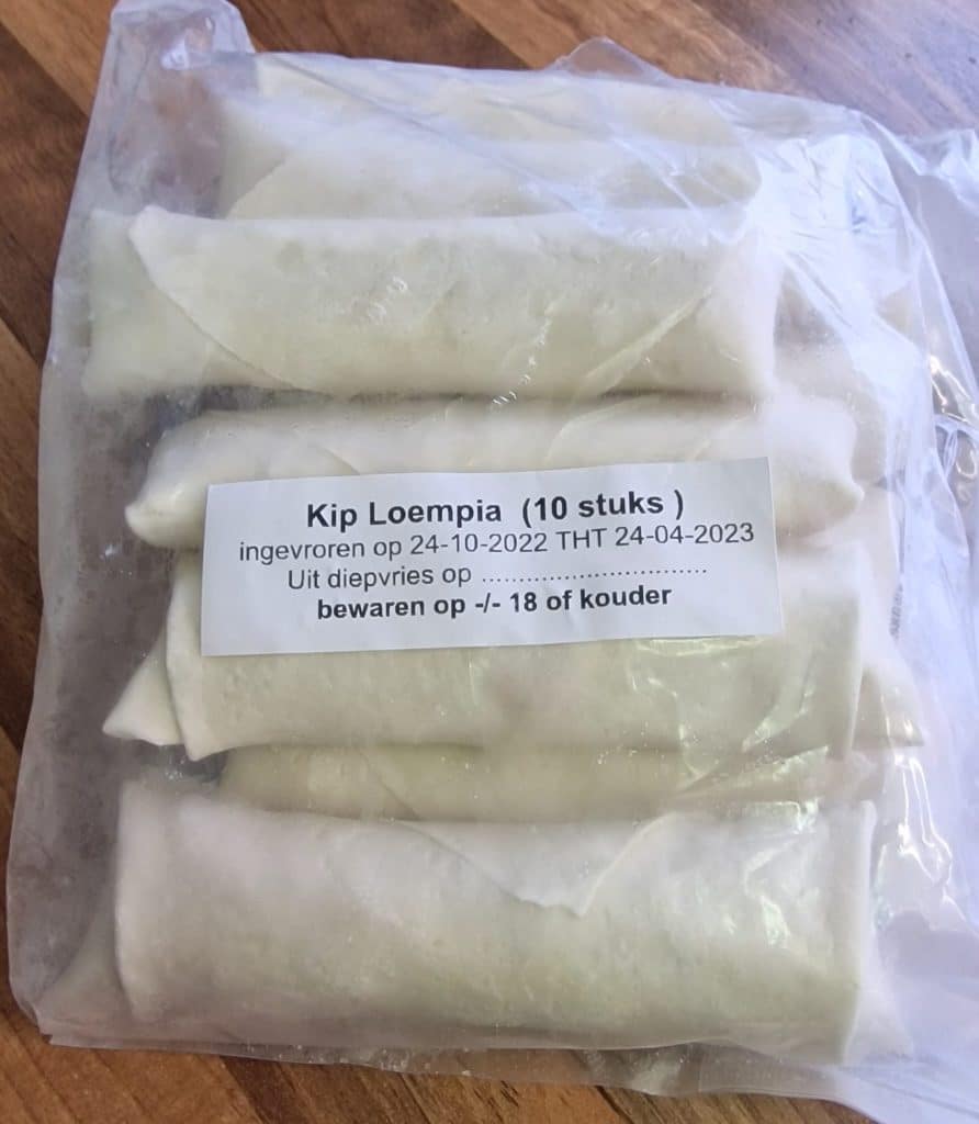 90 - Pakje 10 ongebakken Loempia’s - Aroi Thai Food